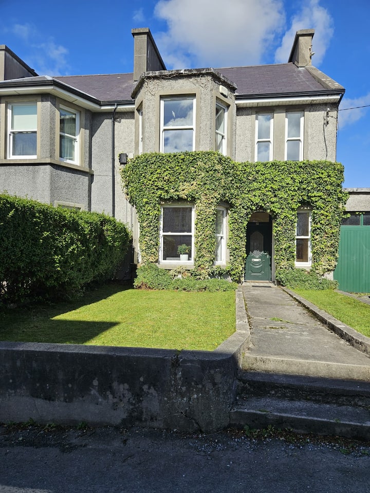 Beautiful House To Rent Monthly In Salthill Galway - Galway