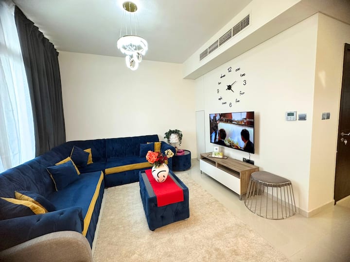 Starlight 3br Family Villa With Outdoor Lounge - Dubai