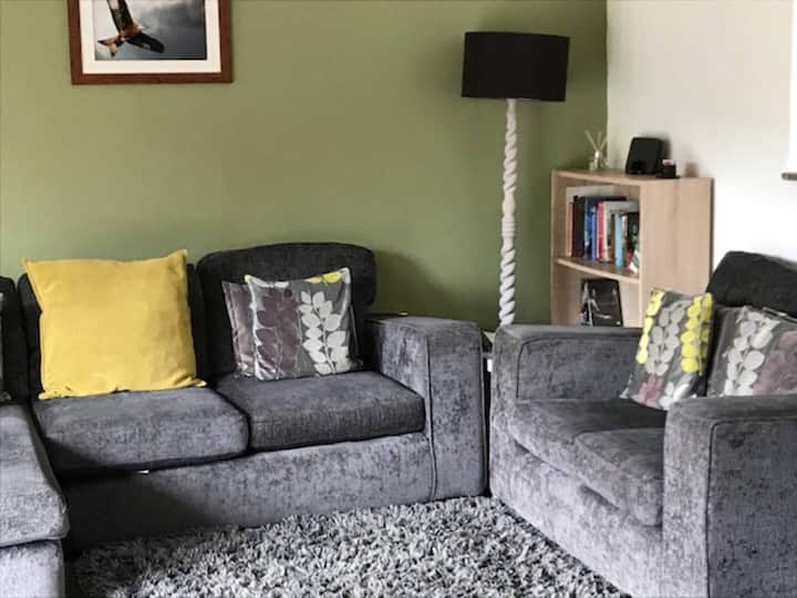 Cozy And Welcoming Cottage With Mountain Views - Llangorse Lake