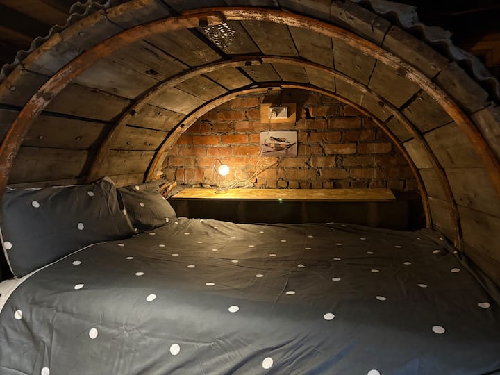 Sleep In A Ww2 Bomb Shelter - Bath