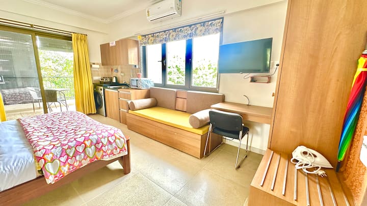 Stylish Studio With Pool, Gym, Sauna & Jacuzzi - Goa