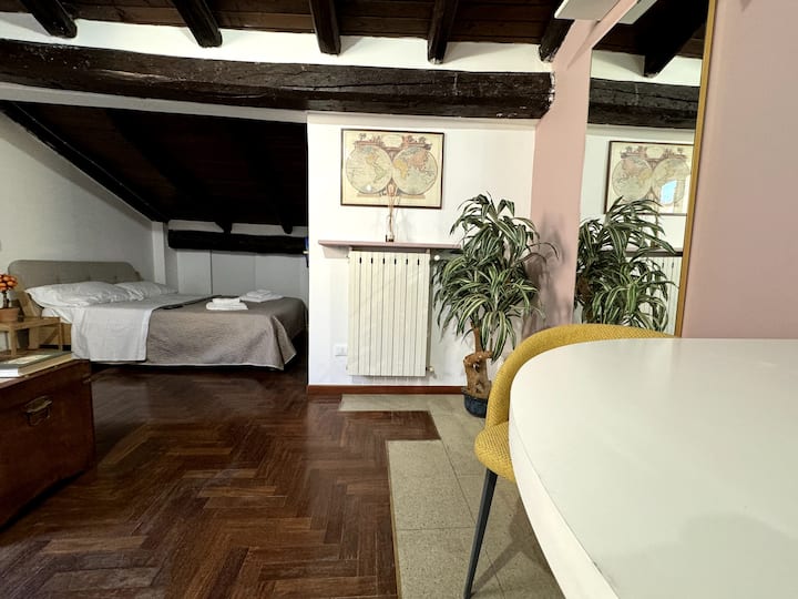 Zamboni 58_romantic Loft @Bologna City Center - Bologna