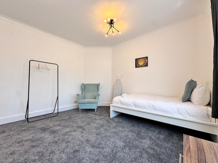 Unique Airport House. - Hounslow