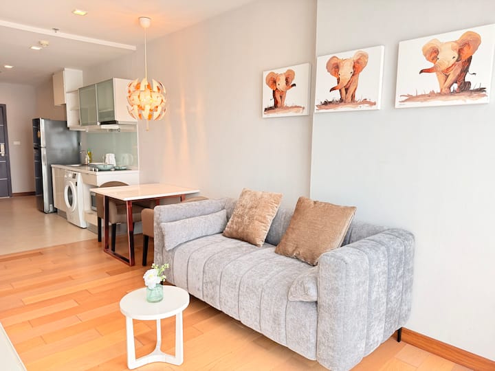 Astra Condo, Sky Pool, Gym, City Center - Chiang Mai