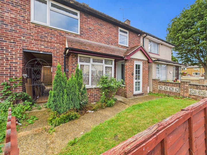 Long Stay 3bed House Basildon - Business, Personal - Basildon