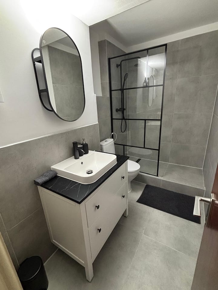 Stylisches Apartment Nahe Düsseldorf Mit Balkon - Neuss