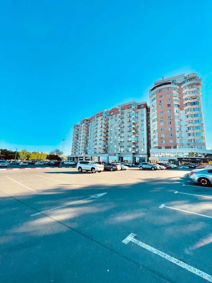 2 Bedrooms Modern Downtown Apartment - Moldova