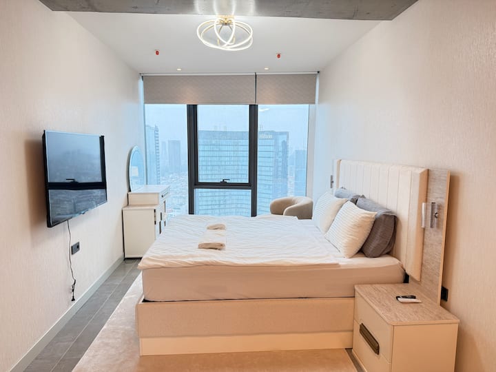 Modern 1-br Sky Suite | City Views - Estambul