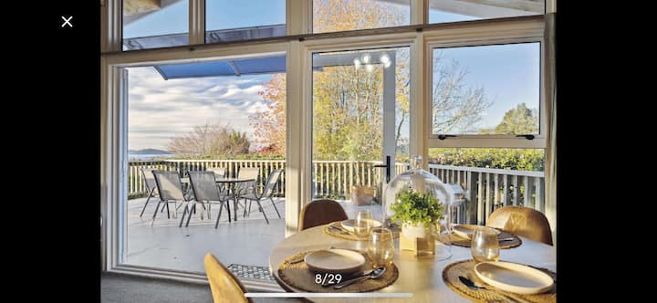 Charming House With Panoramic Views - Rotorua