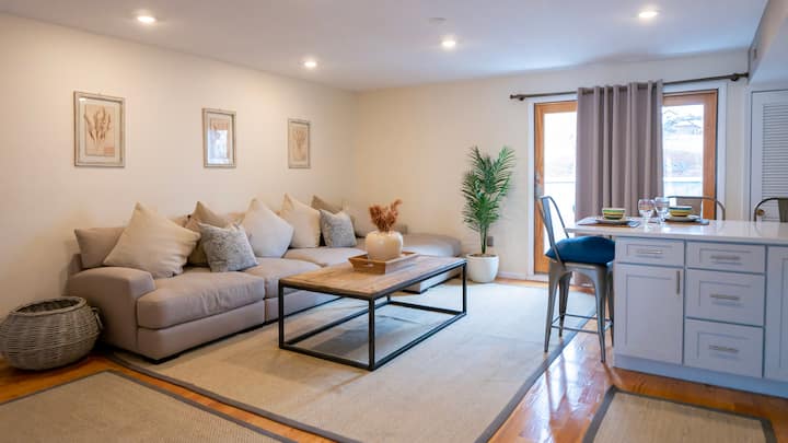 Luxurious Getaway Downtown Newport - Newport, RI