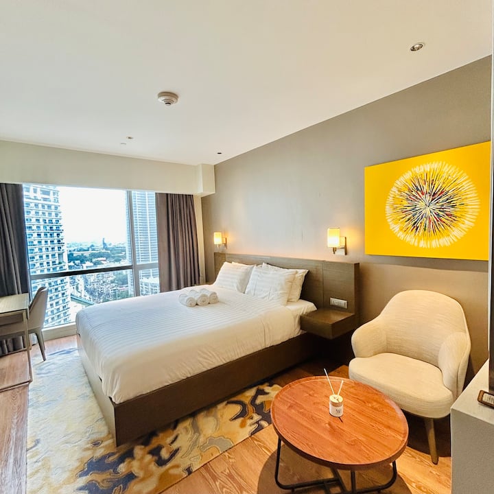 Executive Suite @Novotel-acqua City & River View - Philippines