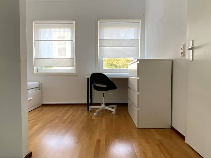 Möbliertes Apartment In Verkehrsgünstiger Lage - Marburg