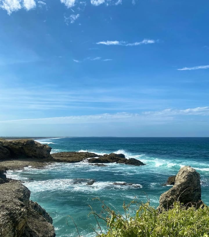 Villa En Urb. Privada Con Parqueo Piscina Jacuzzi - 