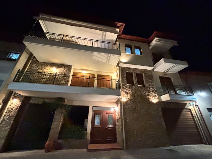 Stravos-platanos Apartment - Науса