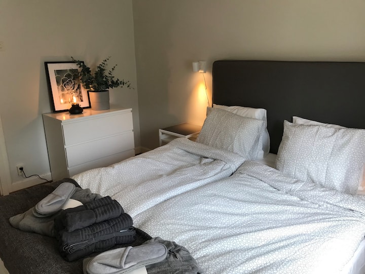 Bright & Comfy Apartment Near City Center - Gothenburg