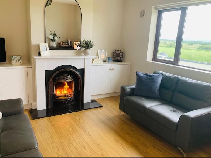 Dolly's Farmhouse - Listowel