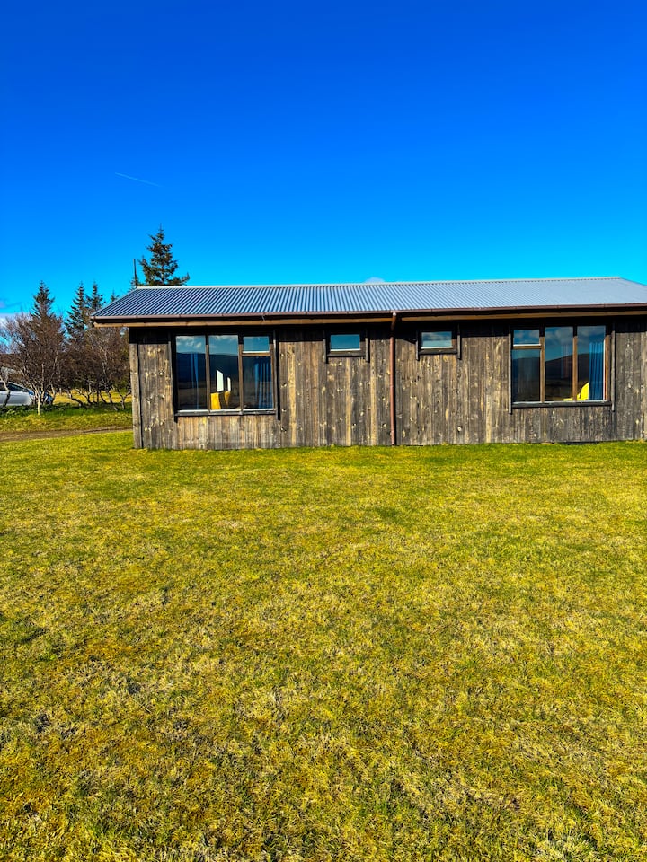 Cozy Cabin Close To Thingvellir National Park - 冰島