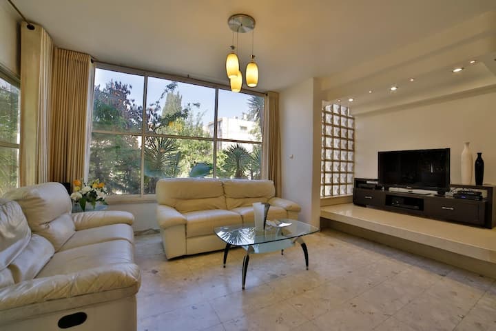 דירת גג מרווחת מתאימה לשכירות ארוכת טווח וגמישה - Tel Aviv-Jaffa