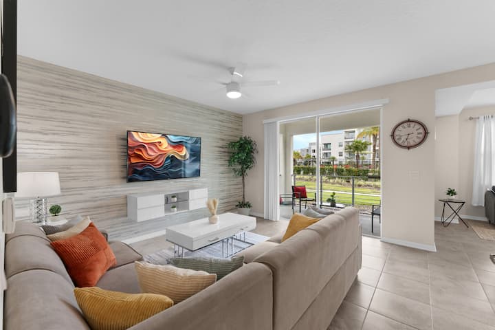 3120-102 Resort Pool View Disney Universal Orlando - Florida