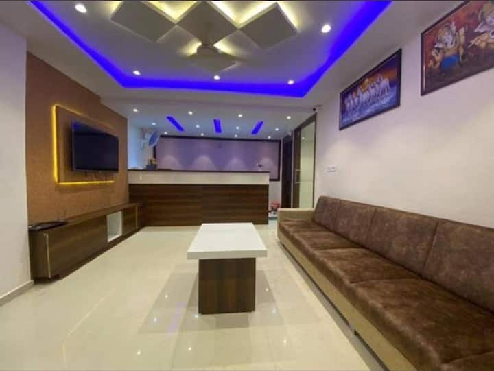 Comfortable Accommodations: Hotel Rose Palace - Surat