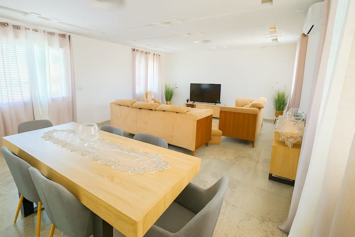 Villa Neuve Piscine Privée 10p 10 Min Plage Toubab - Sénégal