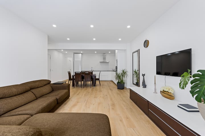 Apartamento Moderno Con Terraza Y Mar - Cadaqués