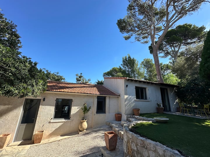 Maisonnette Annexe à La Villa Du Pin Indépendante - Marseille