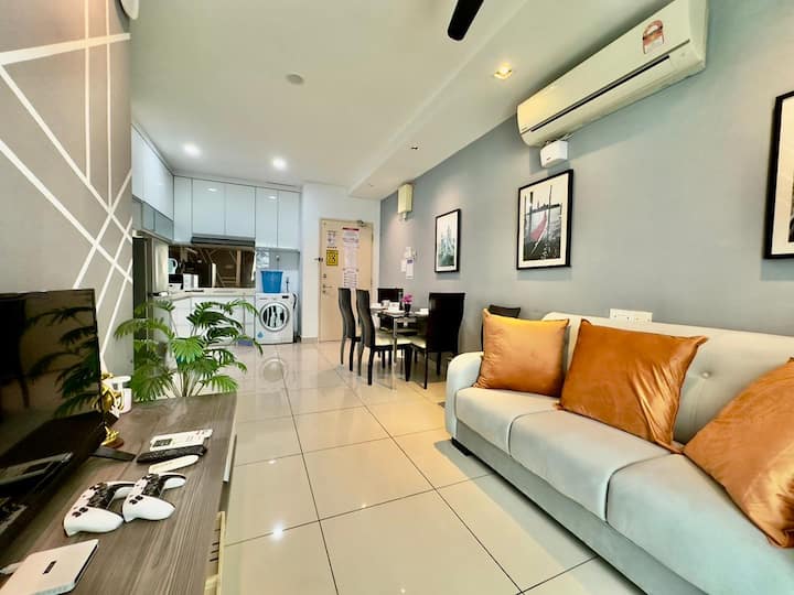 Modern 2br City Suite @ Mansion One | 8 Pax - Insel Penang