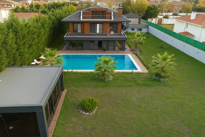 Doğayla İç İçE ÖZel Havuzlu Lüks Villa - Çatalca
