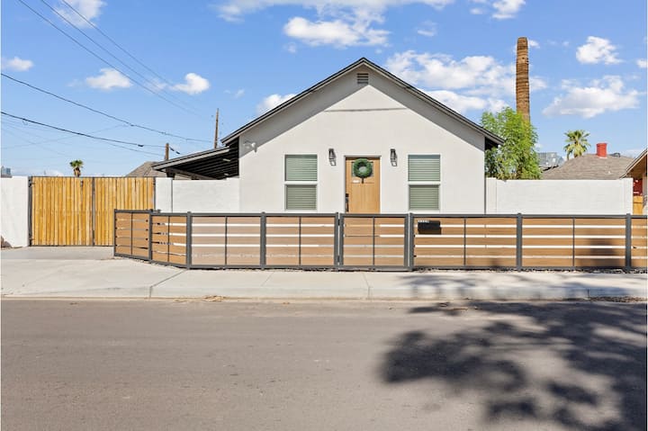 Modern Bungalow Near Airport, Dining, Art, Stadium - Sacred Heart Church - Phoenix