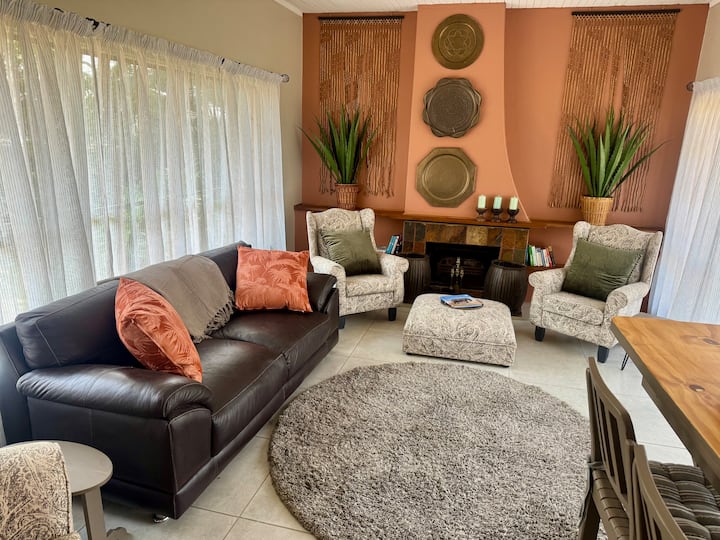 Contantia Park 4-bedroom With Pool & Lapa - Pretoria