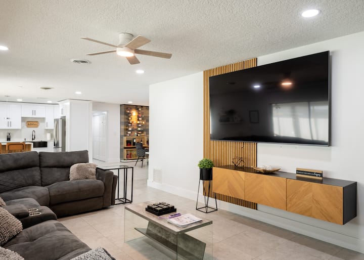 Riverside Retreat W/fireplace - 데이토나비치