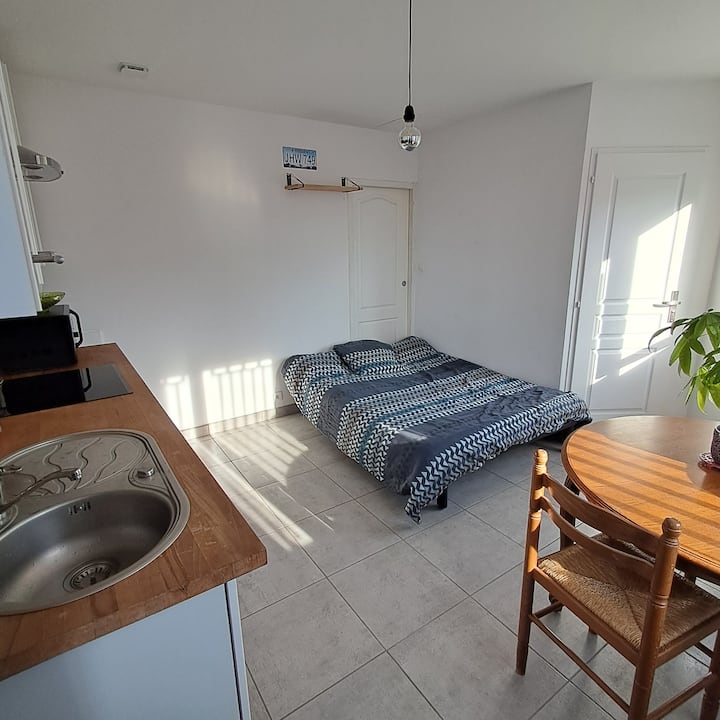 Studio Avec Entrée Indépendante En Village - Aéroport Nantes Atlantique (NTE)