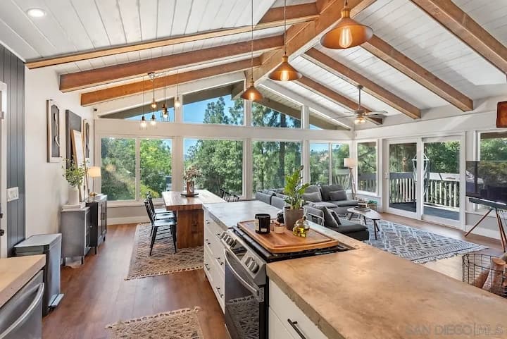 Master Suite W/ Private Bath In Serene Forest Home - Lakeside, CA