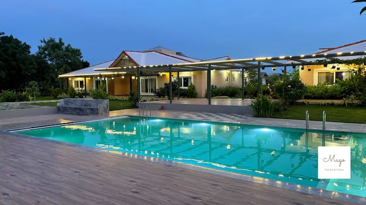 Poojitha's Estancia By Magostays - 9br Pool Stay - Hyderabad