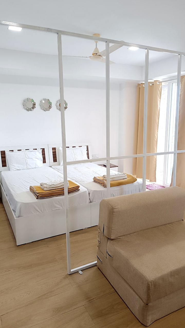 Zen Airport Studio Apartment Symbiosis College - Pune