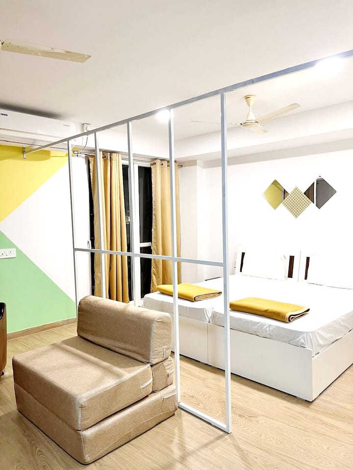 Zen Airport Studio Apartment Symbiosis College - Pune