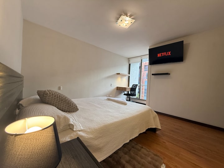 Depar. Moderno Y Céntrico Con Wifi
+Parqueo Seguro - Cuenca