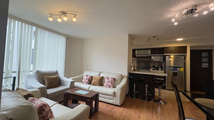 Departamento Moderno Y Céntrico + Parqueadero - Cuenca
