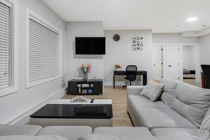 Spacious Private 1br Suite | White Rock - Blaine, WA