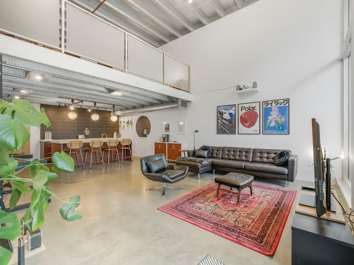 Ice District | 7th Street Lofts | Heated Parking - Canada