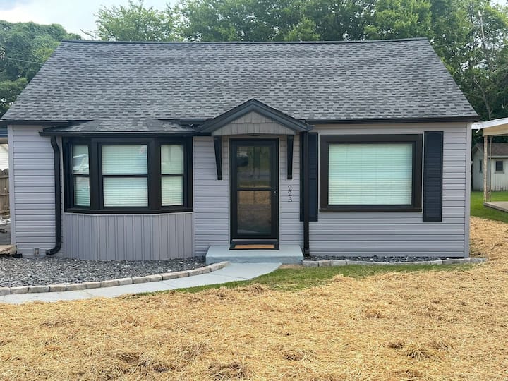 Cozy 2 Bedroom House - Paducah, KY
