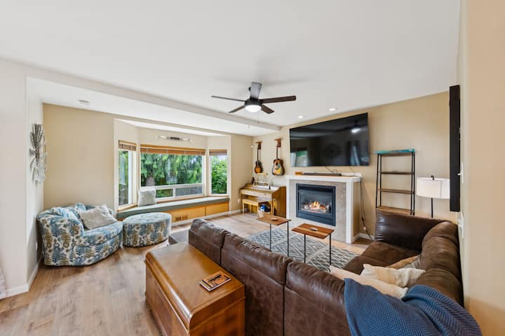 Little Mountain Retreat - Mount Vernon, WA