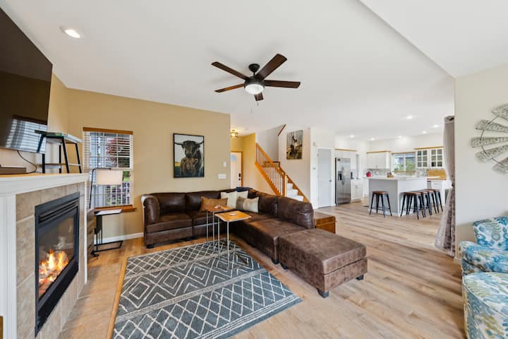 Little Mountain Retreat - Mount Vernon, WA