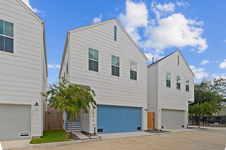 Modern2br Home Close To Downtown, Sports & Dining! - Houston, TX
