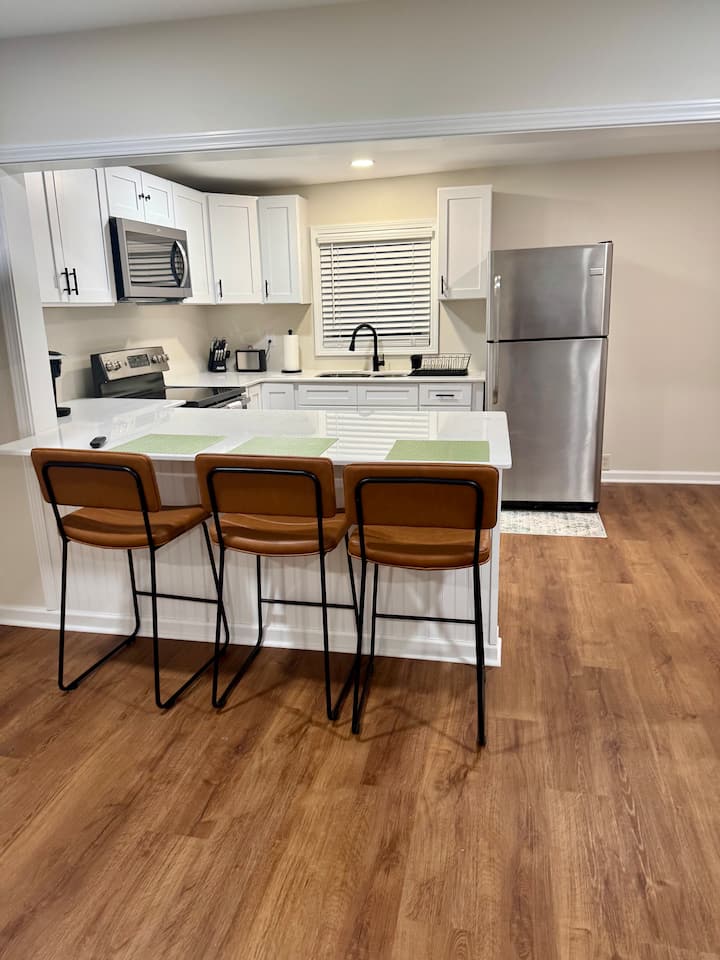 Nalida's Retreat Cozy 3 Bedroom W/ Modern Comforts - Talladega, AL