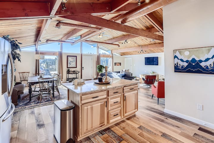 Spacious & Private • 30 Min To Breck• Hot Tub - Fairplay, CO