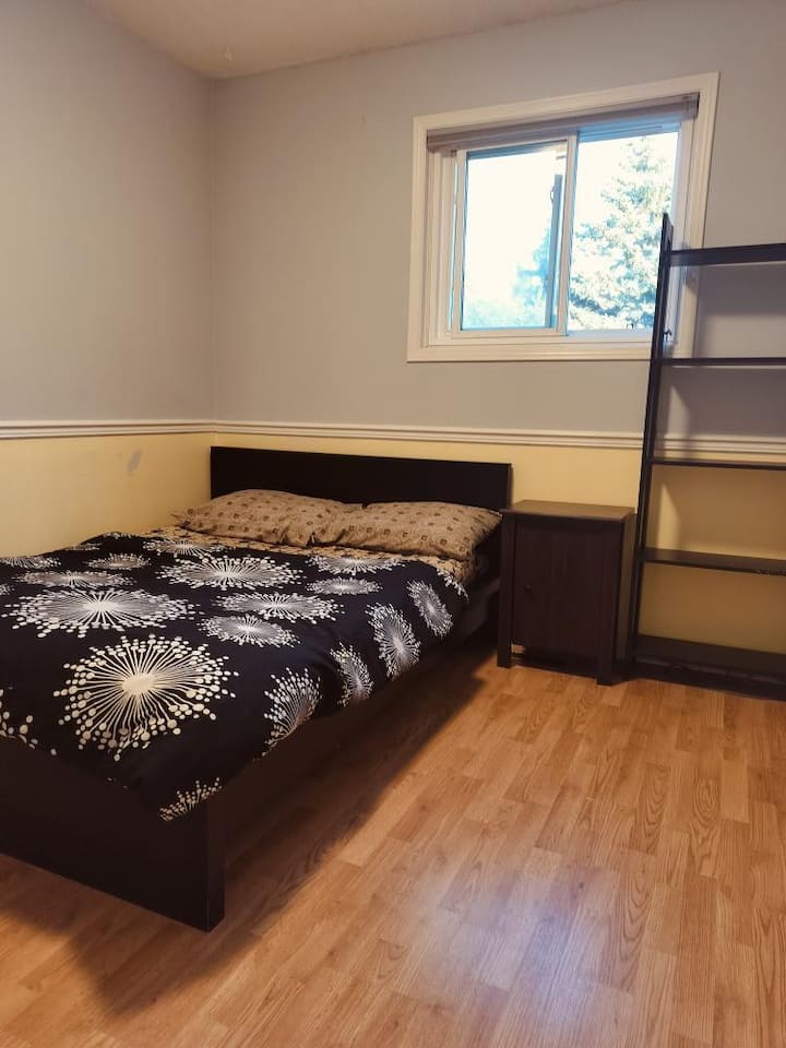 Private Room In Brampton - ブランプトン