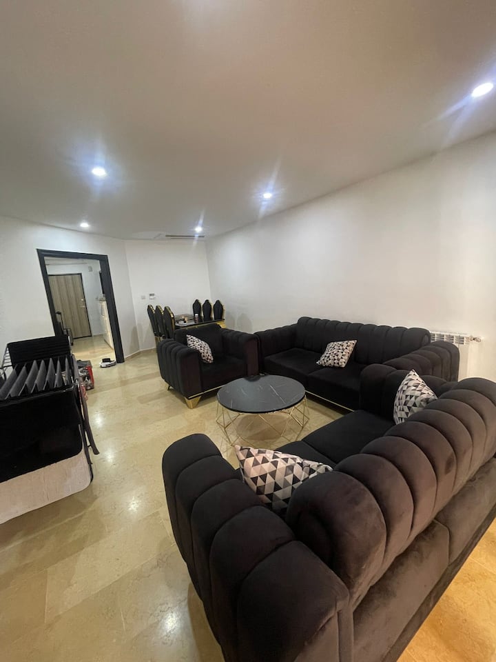 Location F4 Avec Place De Parking Sous-sol Sol - Oran