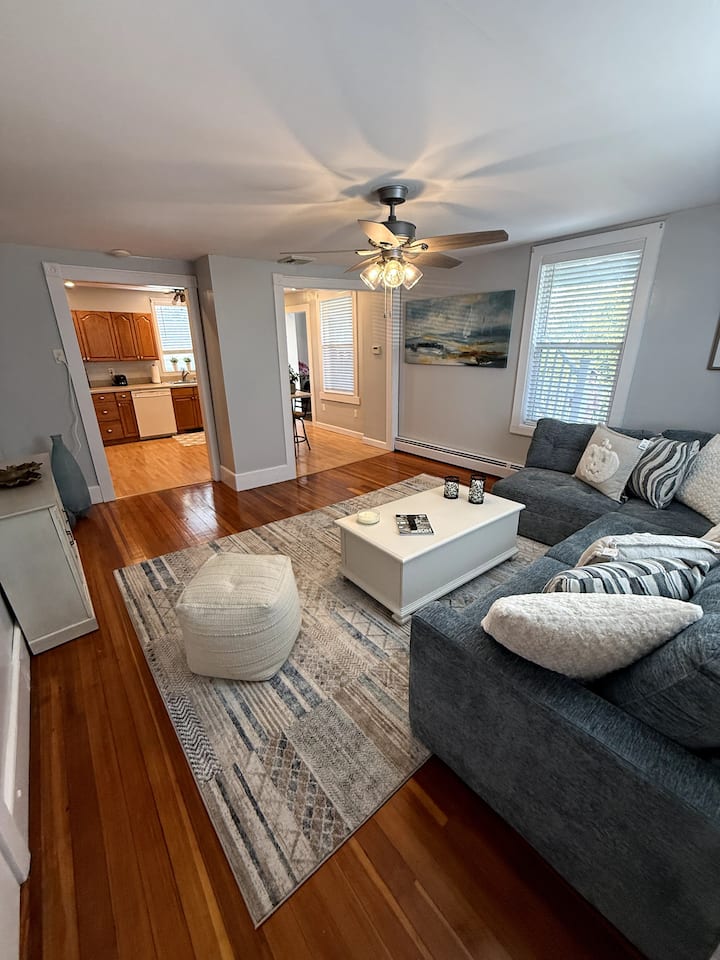 Bright 2br By The Beach & Near Historic Salem - Salem, MA